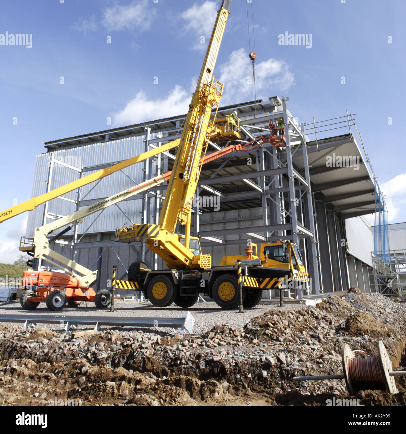 Extending crane arm hi-res stock photography and images - Alamy