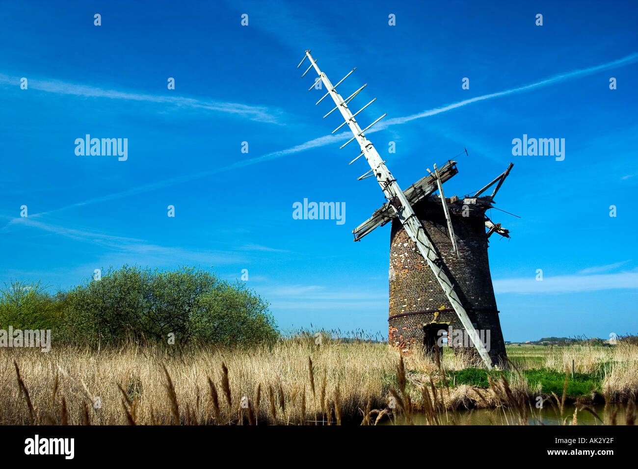 Brograve drainage windmill hi-res stock photography and images - Alamy
