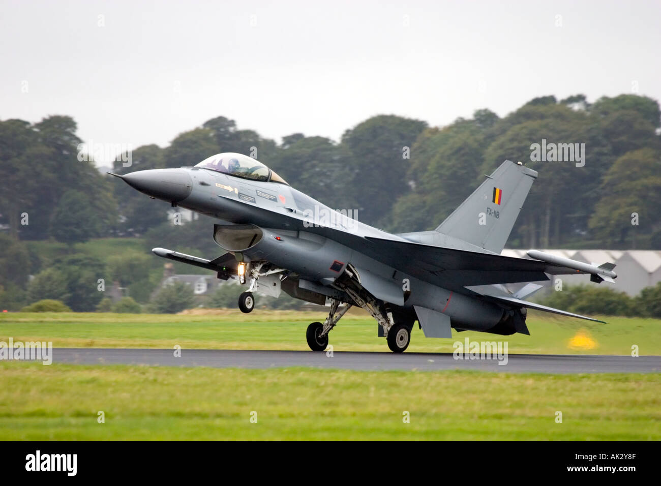 Belgian Armed Forces F 16AM Fighting Falcon 31 Tiger Squadron touching ...