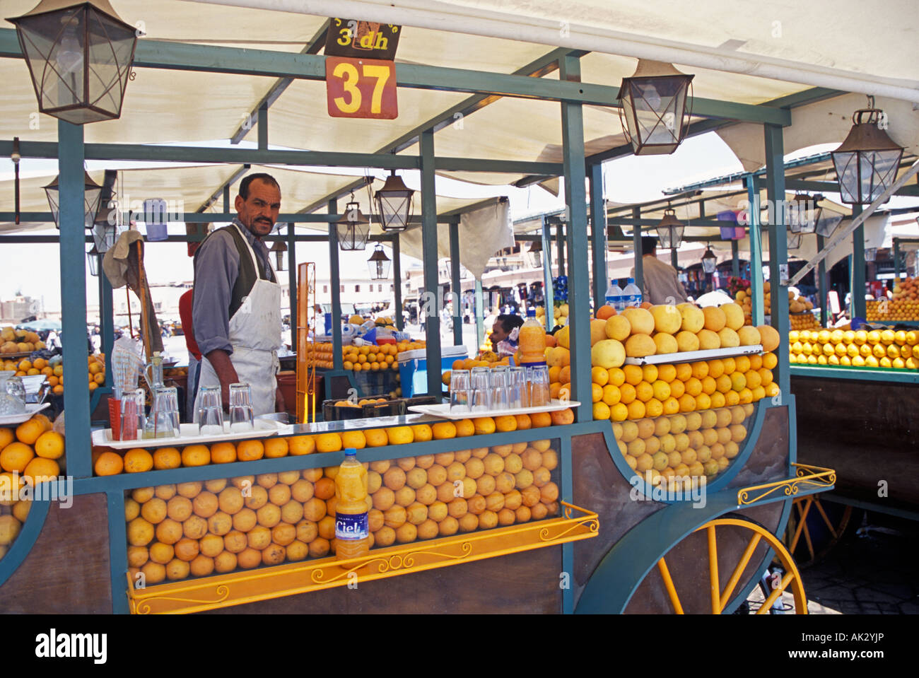 Djemaa el Fna Orange Juice Stall - Marrakech, Morocco Stock Photo - Alamy