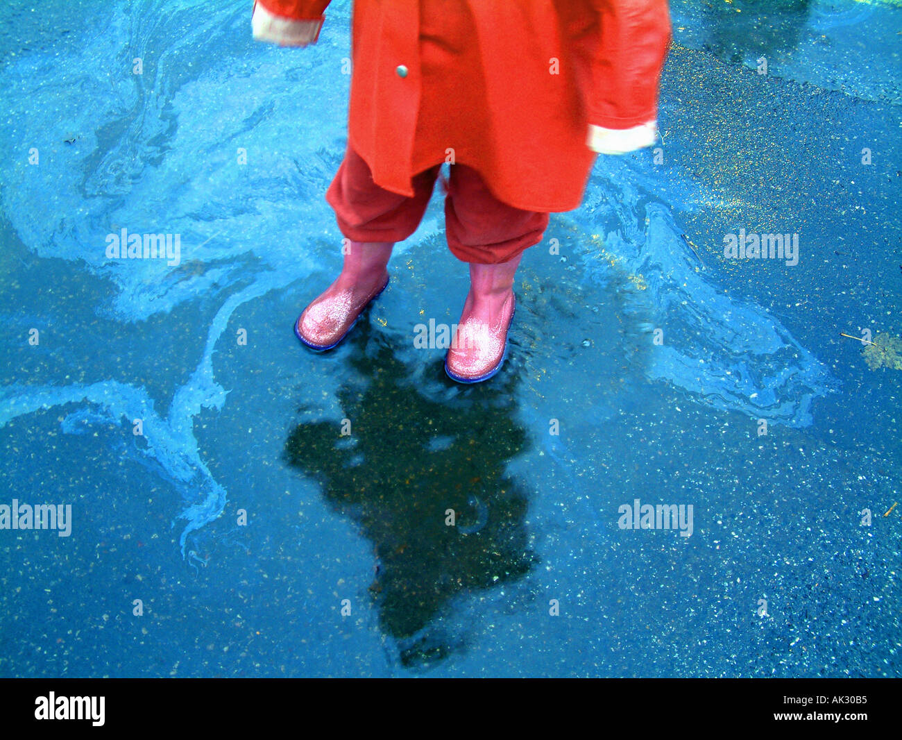 Oil puddles hi-res stock photography and images - Alamy
