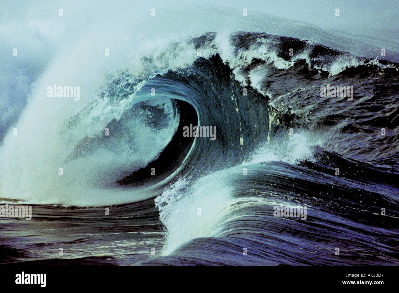 Whitecap waves hi-res stock photography and images - Alamy