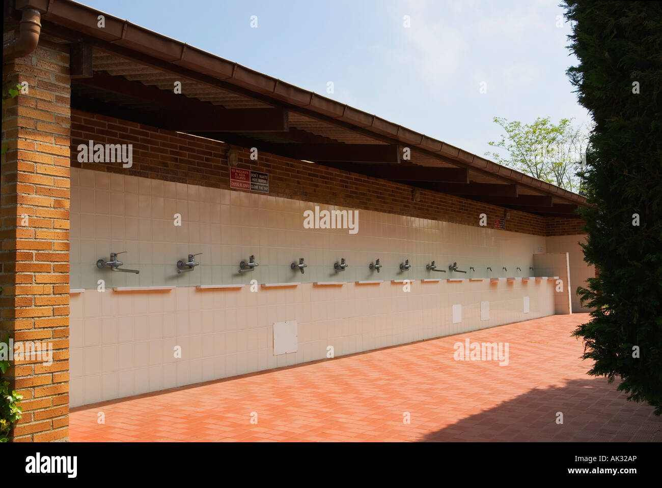 Ablution facilities hi-res stock photography and images - Alamy