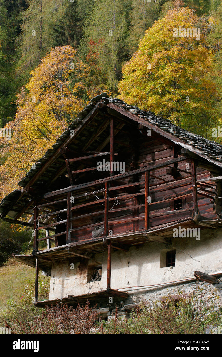Typical walser house in Alpenzu, Val Gressoney, Valle d'Aosta Stock ...