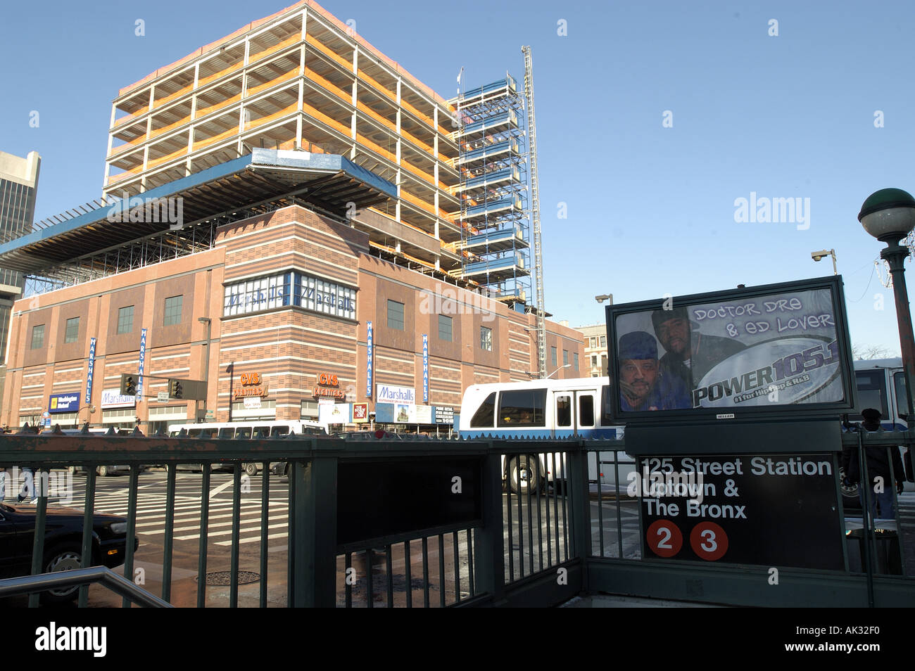 Harlem buildings hi-res stock photography and images - Alamy
