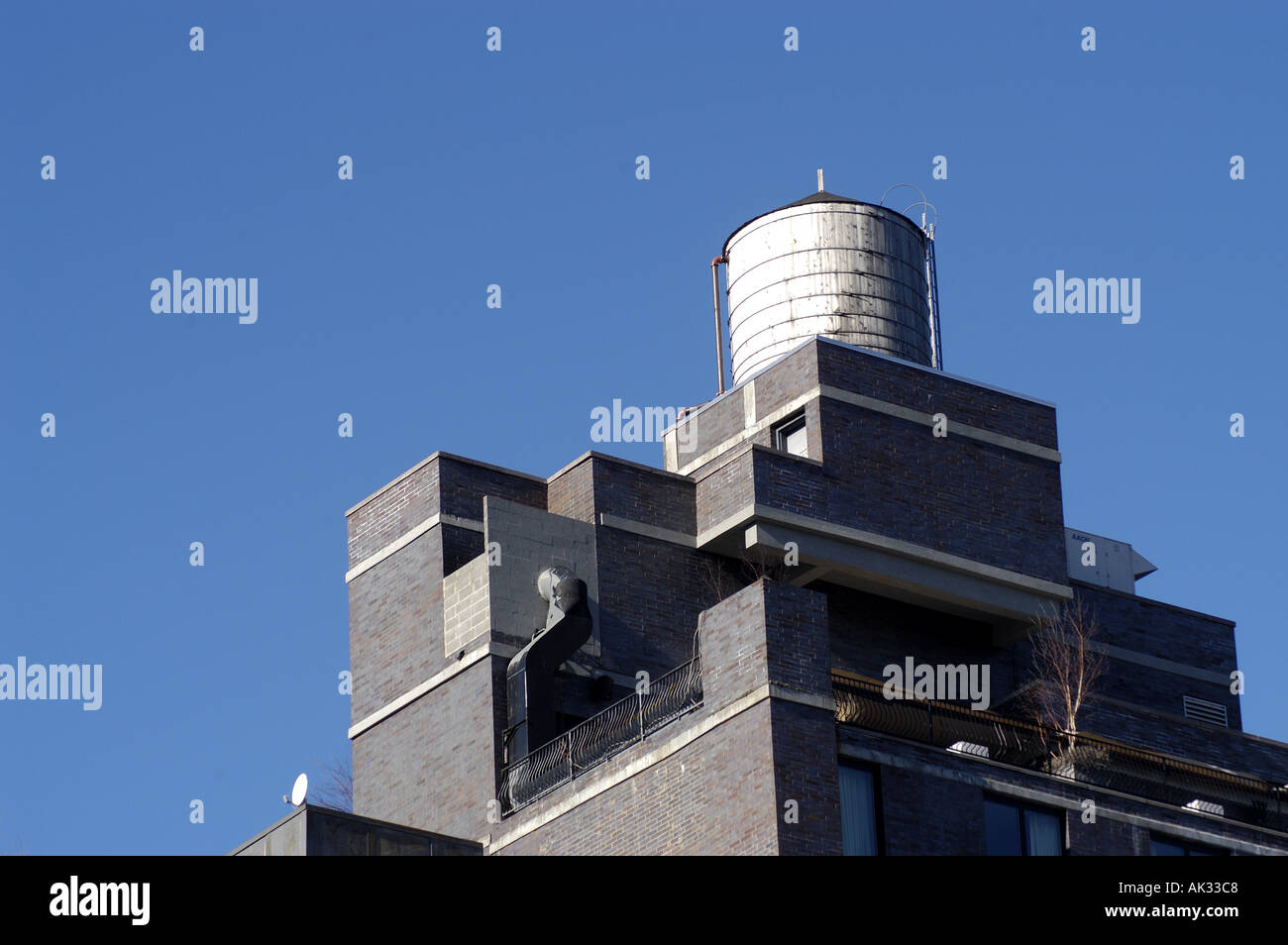 NY Water Tower roof tank buildings top horizontal Stock Photo - Alamy
