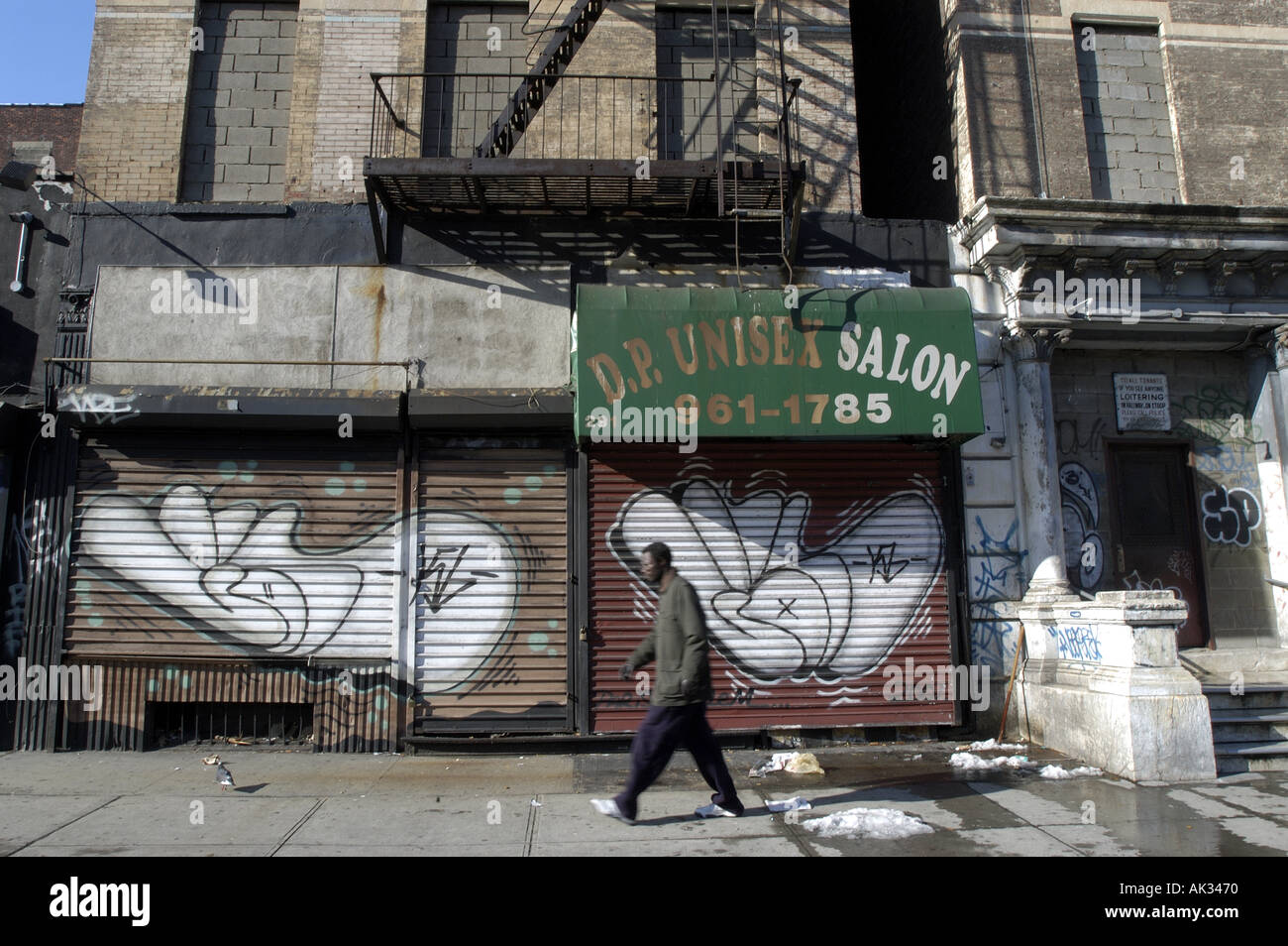 NY Harlem Buildings Grafitti graffiti horizontal Stock Photo - Alamy