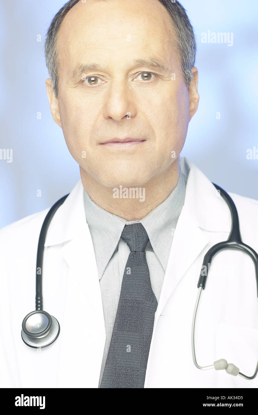 Doctor with stethoscope around his neck 6 Stock Photo - Alamy
