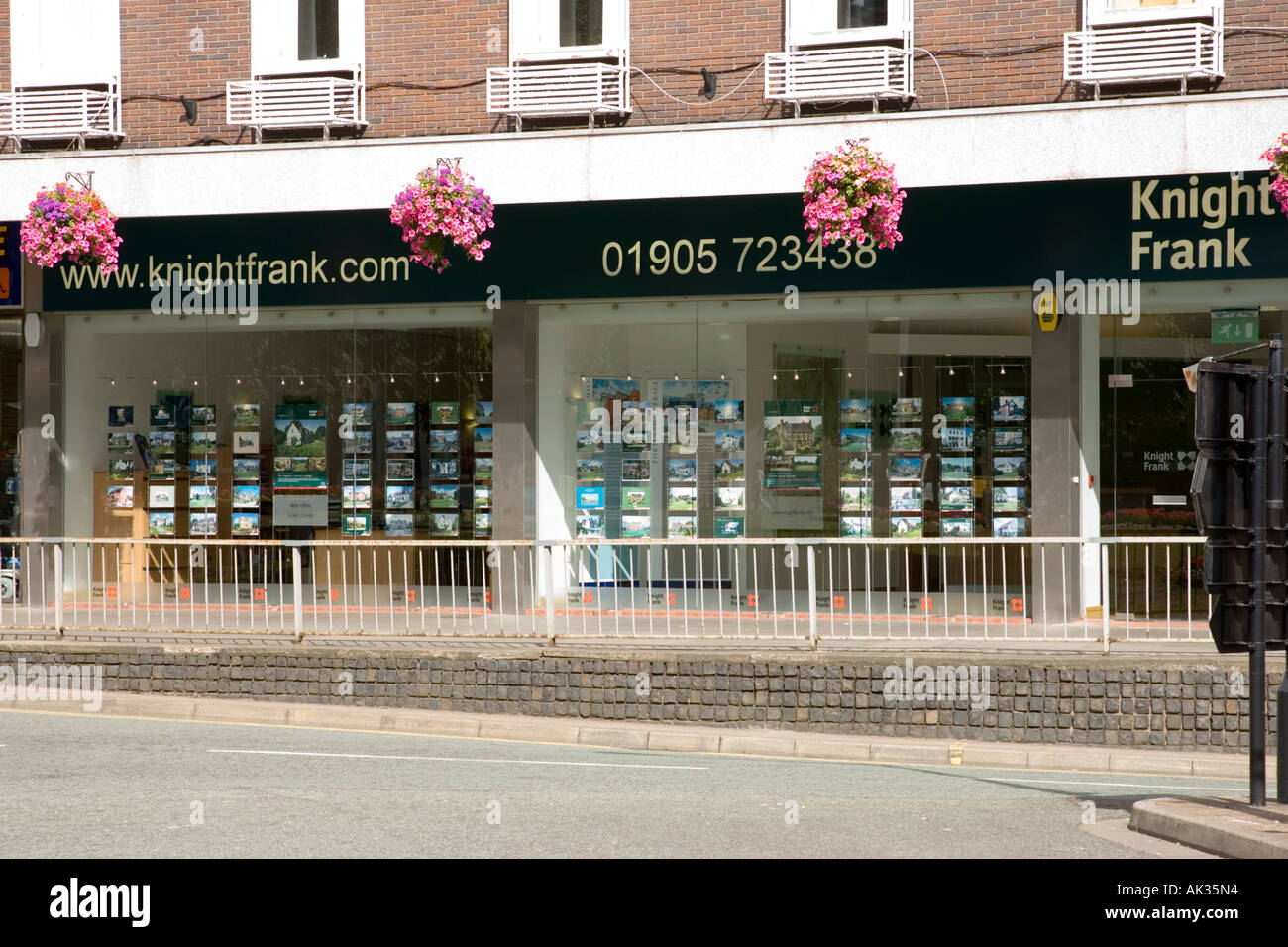 Knight frank hi-res stock photography and images - Alamy