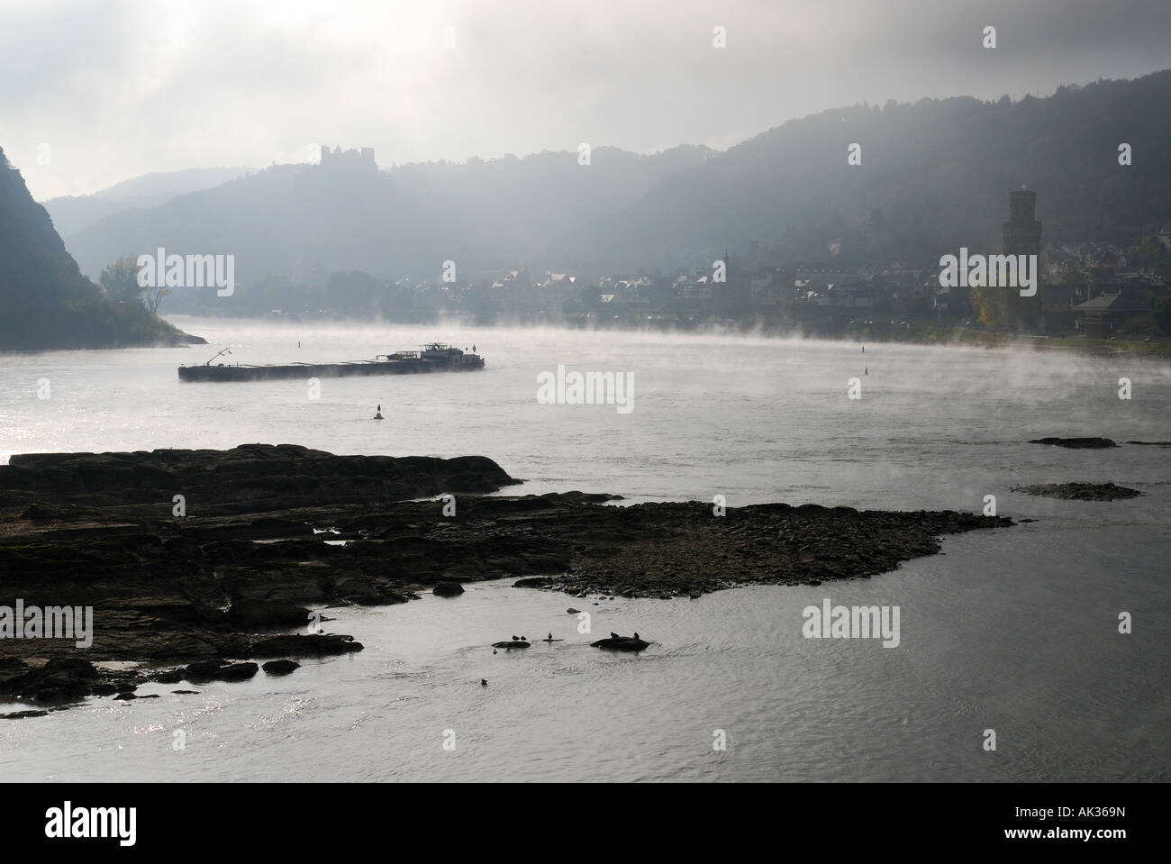 Rhine valley sailing hi-res stock photography and images - Alamy