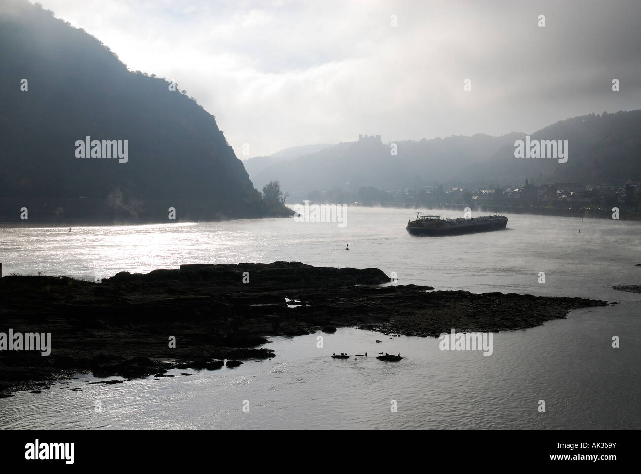 Rhine valley sailing hi-res stock photography and images - Alamy