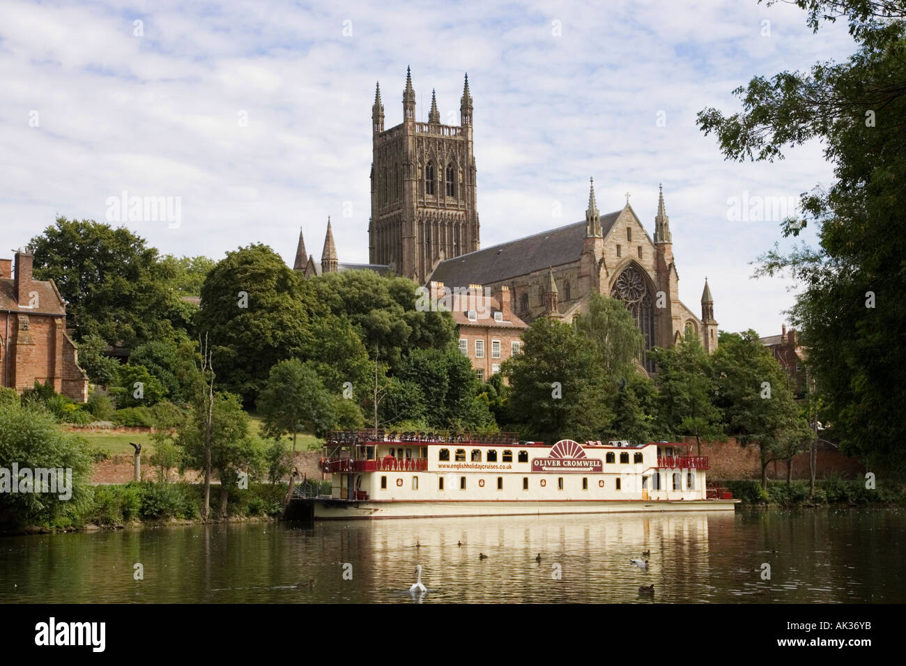 Worcester cathedral riverside view hi-res stock photography and images ...