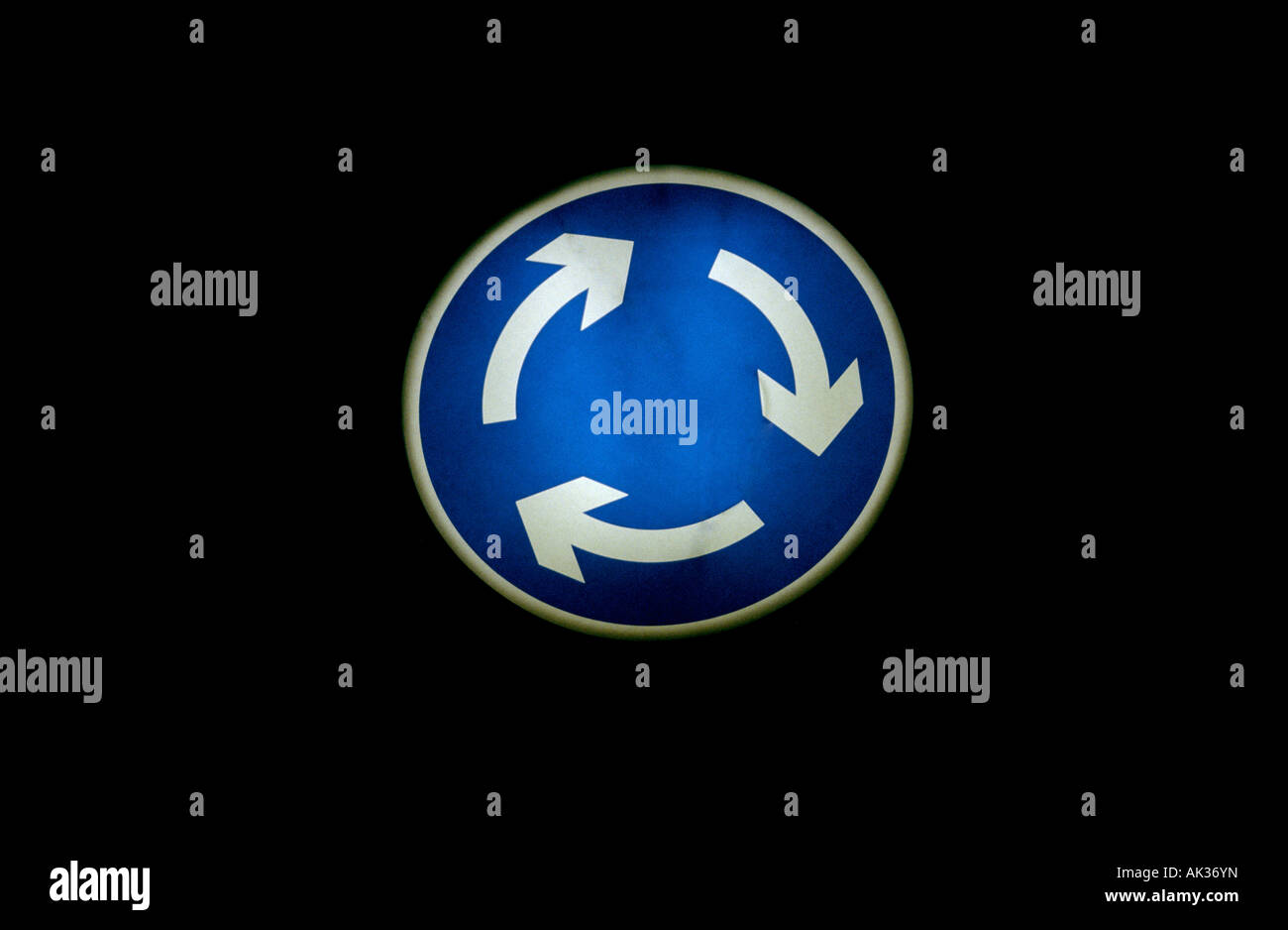 Illuminated roundabout sign uk road junction arrow hi-res stock ...