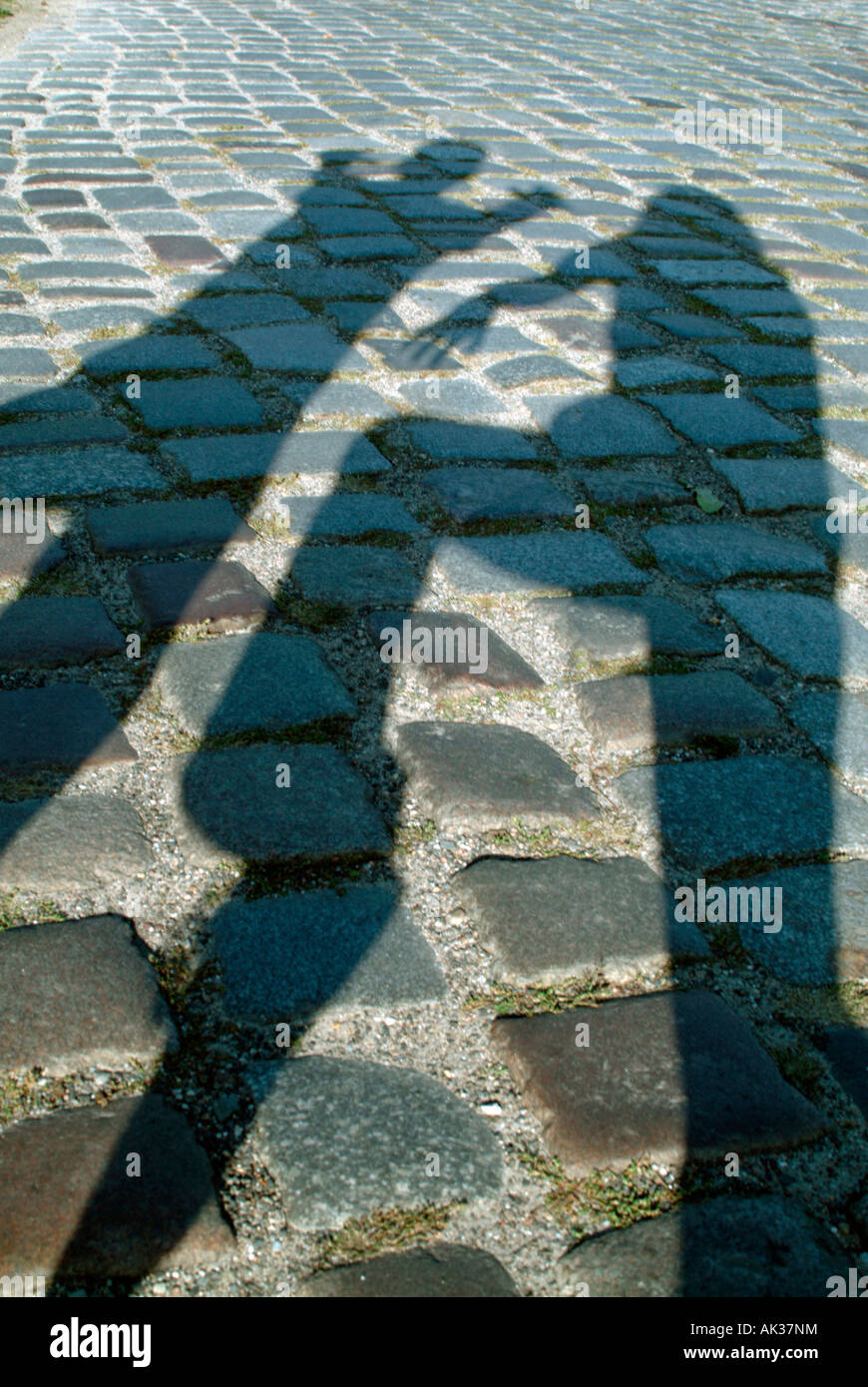 Shadows two people fighting hi-res stock photography and images - Alamy