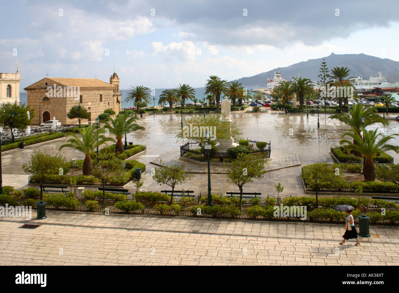 Solomos Square in the rain, Zakynthos, Greece Stock Photo - Alamy