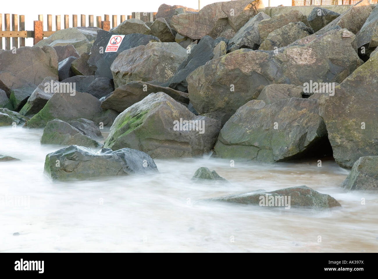 Sea defence walberswick hi-res stock photography and images - Alamy
