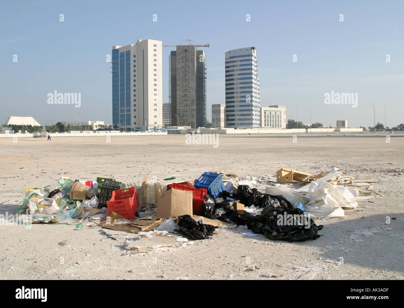 Rubbish in qatar desert hi-res stock photography and images - Alamy