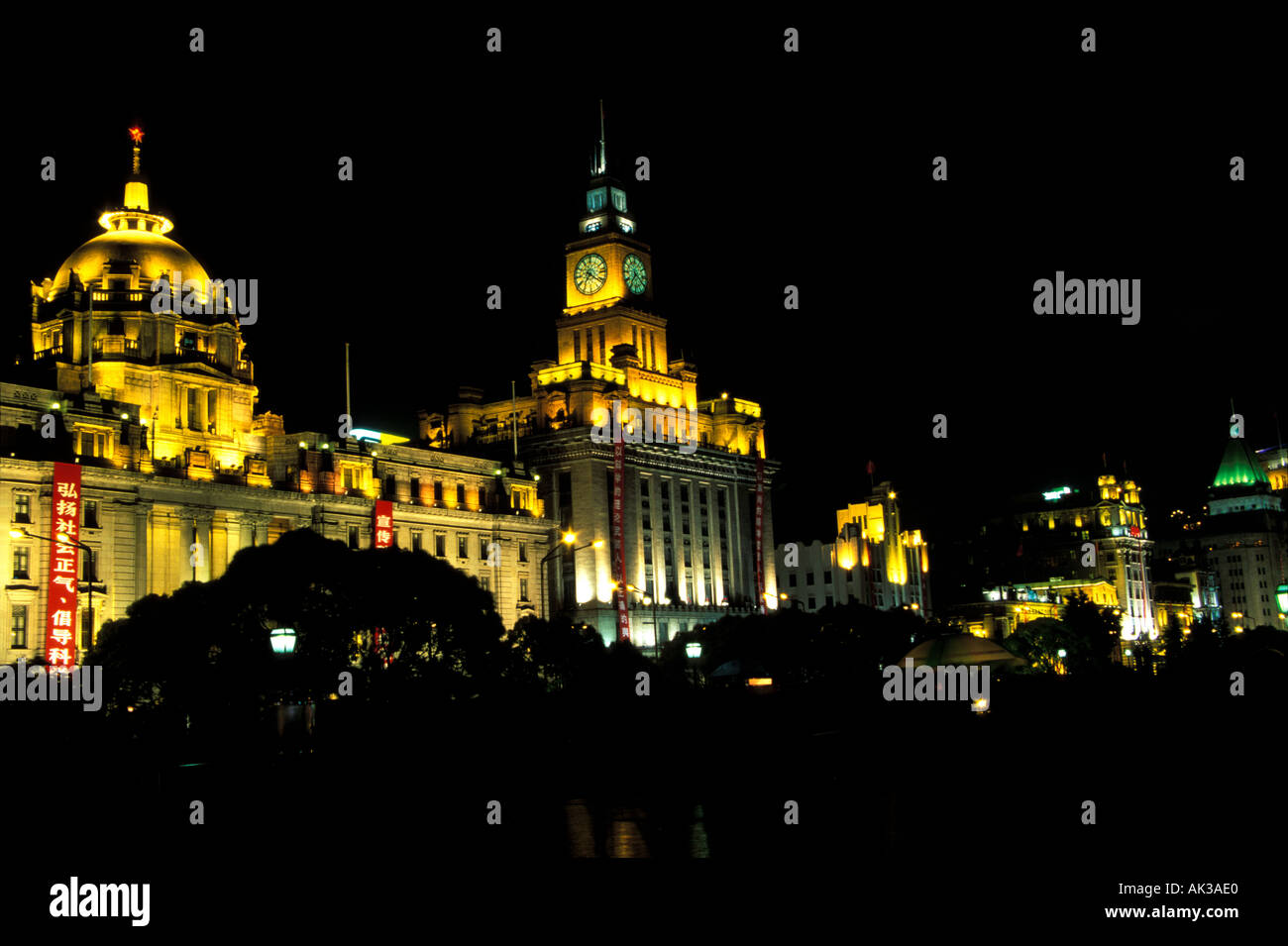 Night view of illuminated colonial buildings on the Bund Shanghai China ...
