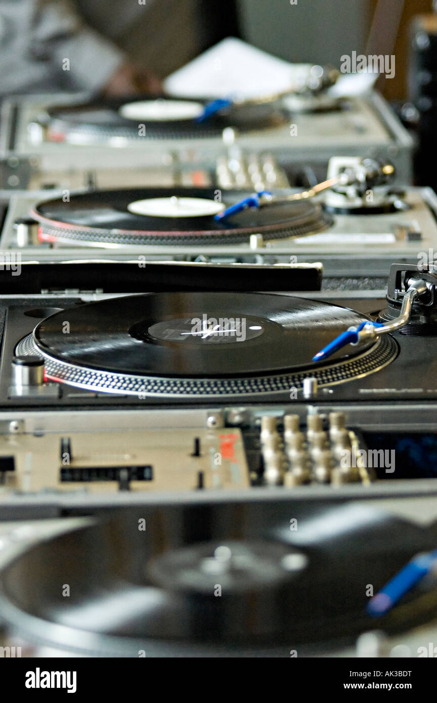 Dj decks black hi-res stock photography and images - Alamy