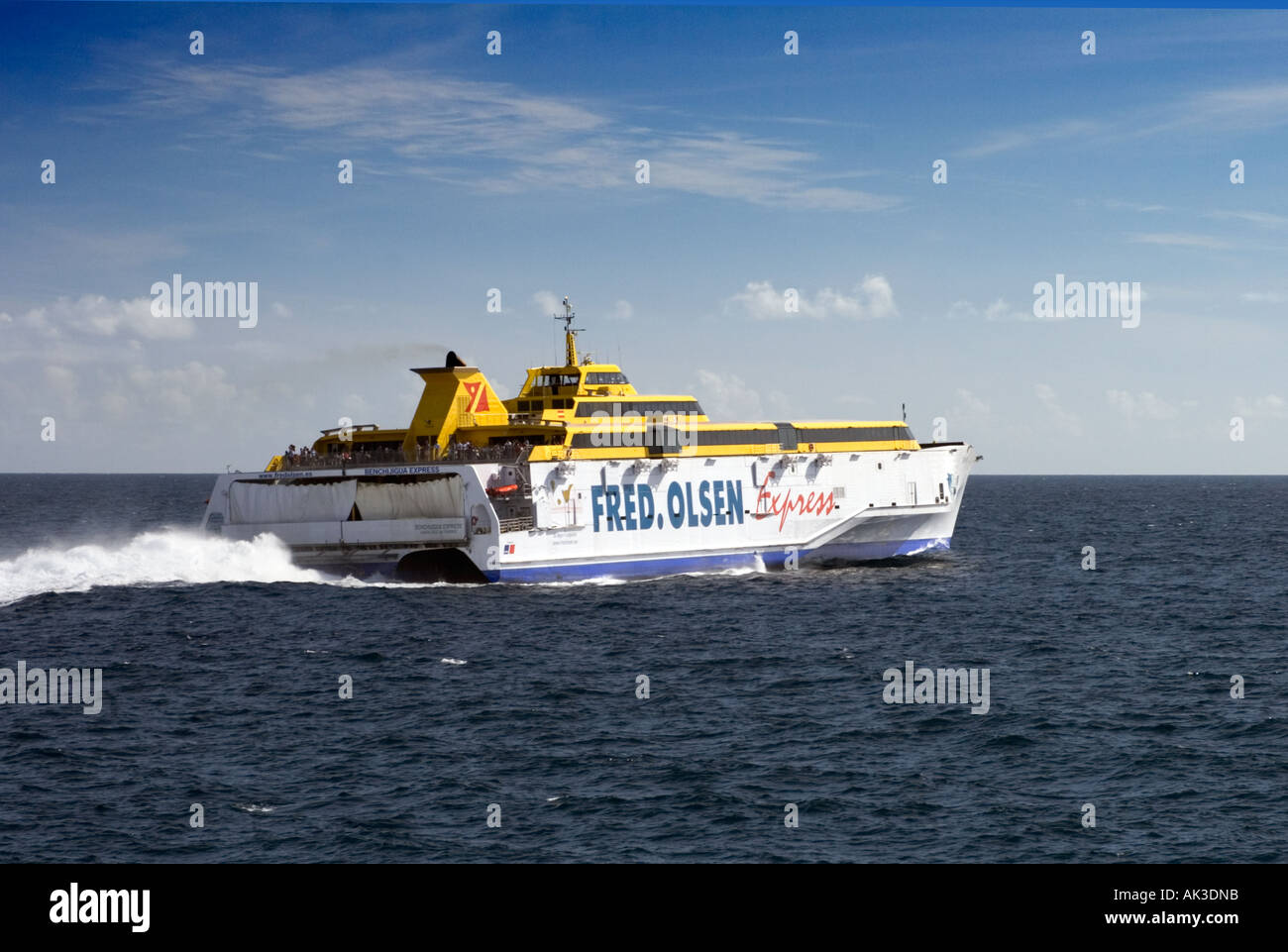 Fred Olson ferry "Benchijigua Express Stock Photo - Alamy