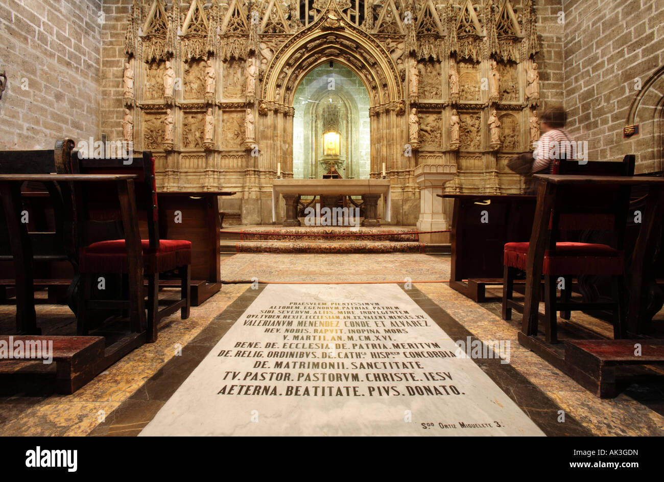 Holy grail chalice hi-res stock photography and images - Alamy