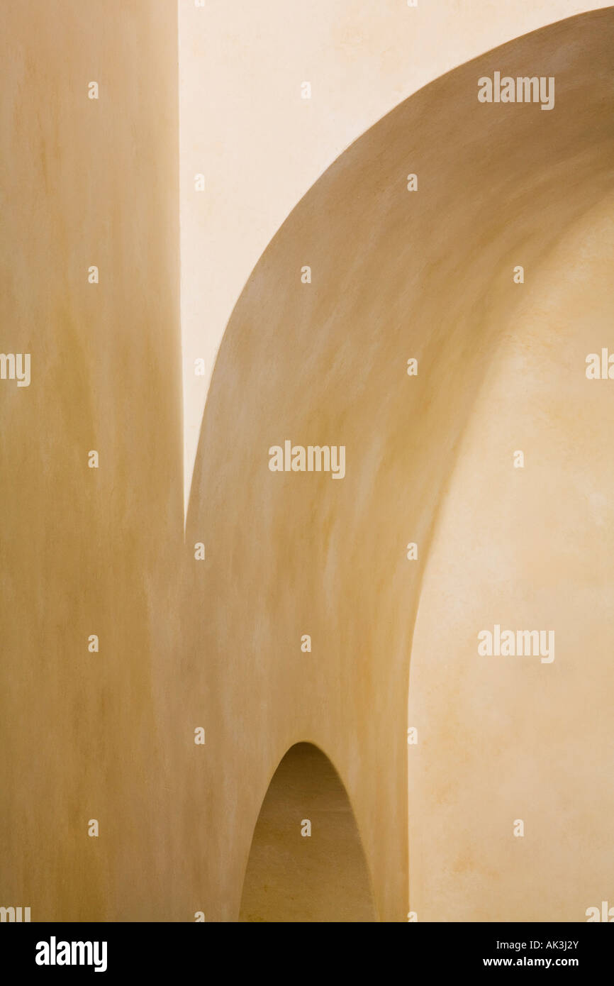 Curved wall hi-res stock photography and images - Alamy