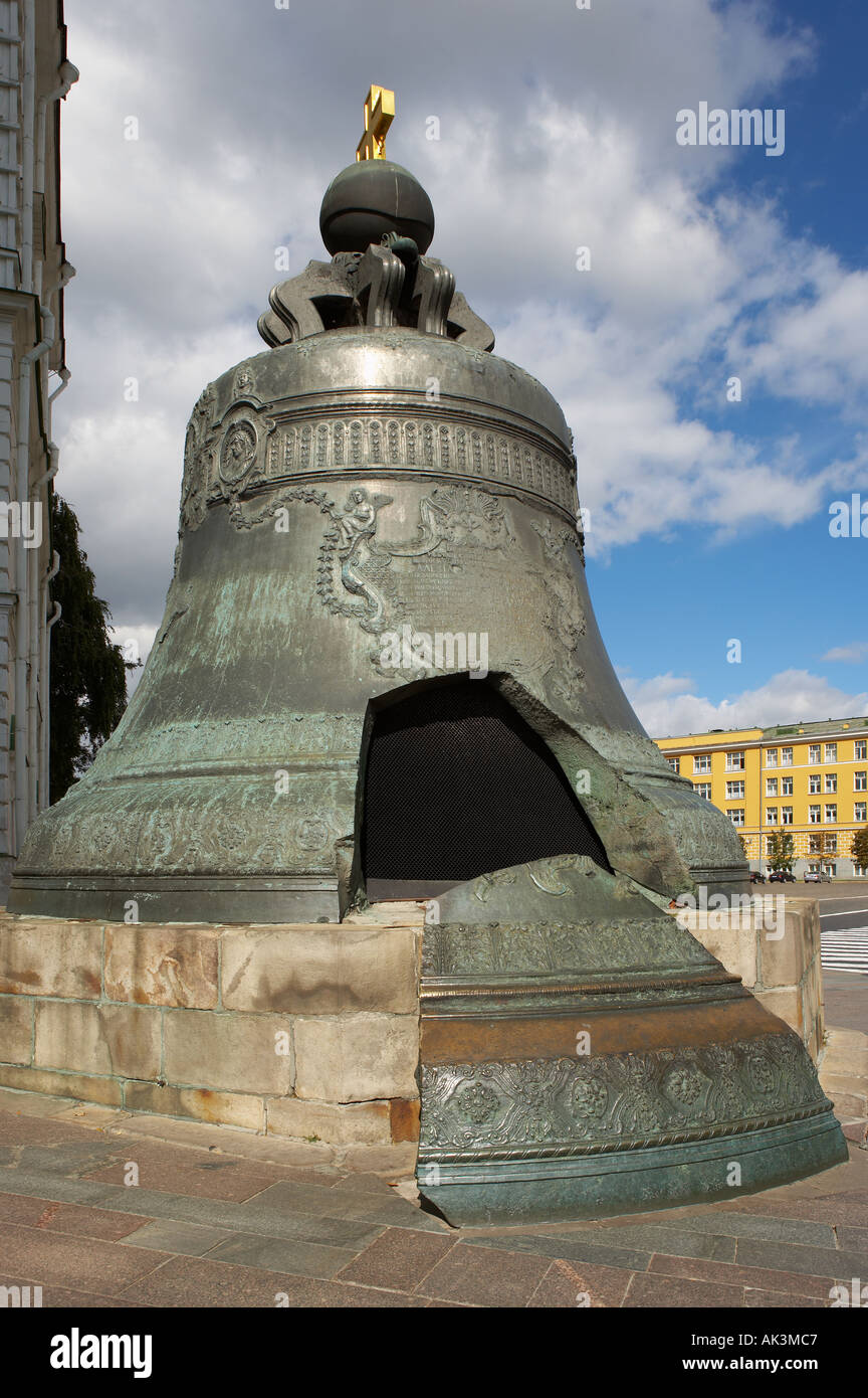 TSAR BELL KREMLIN MOSCOW RUSSIA Stock Photo - Alamy