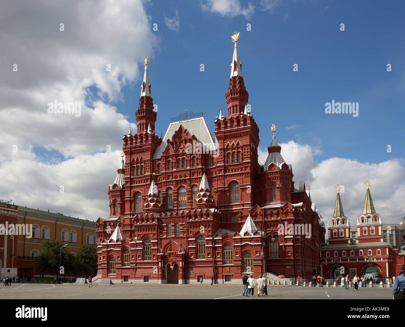 STATE HISTORY MUSEUM AND RESURRECTION GATE RED SQUARE MOSCOW Stock ...