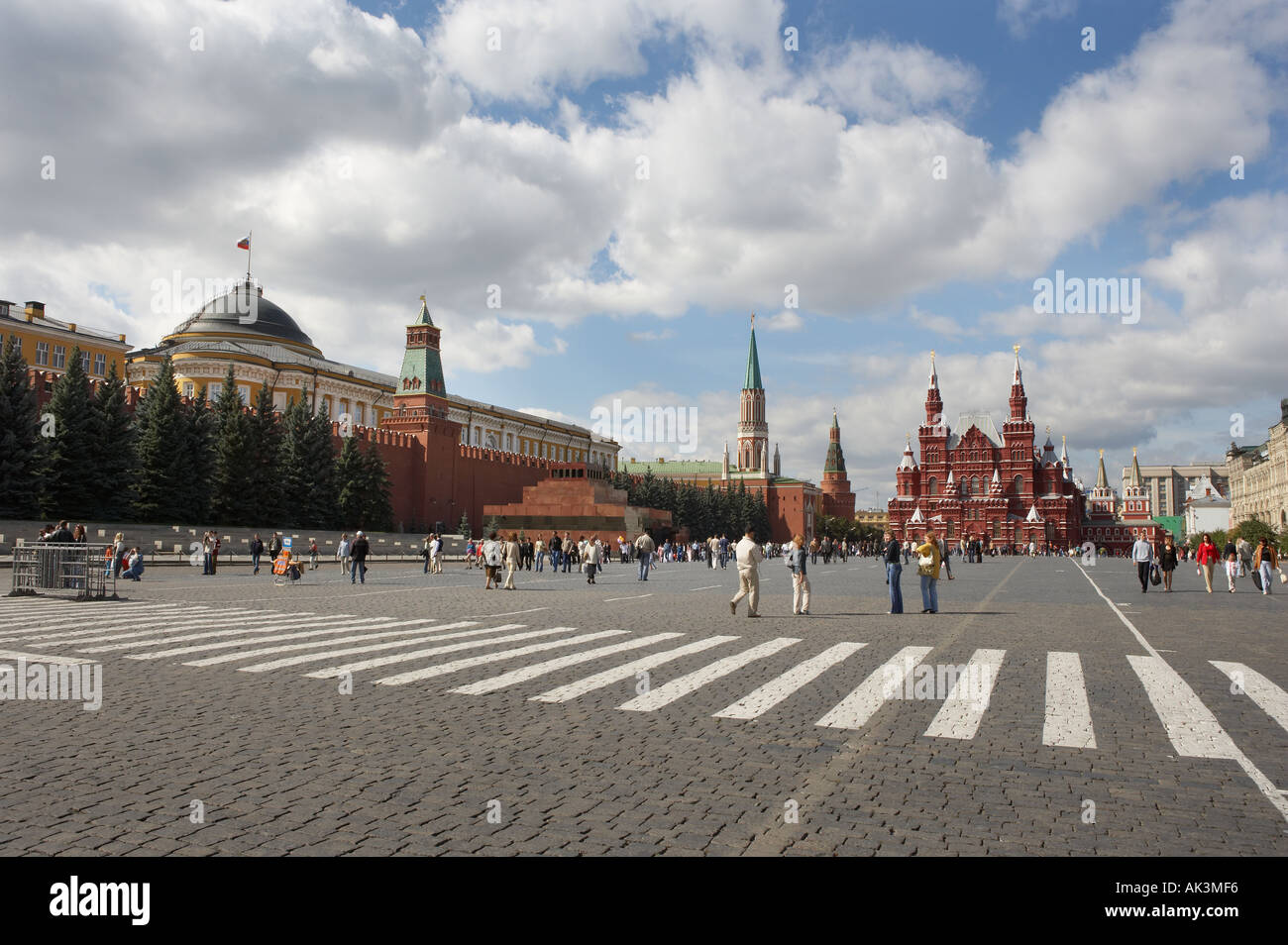 TOMB OF LENIN KREMLIN AND STATE HISTORY MUSEUM RED SQUARE MOSCOW Stock ...