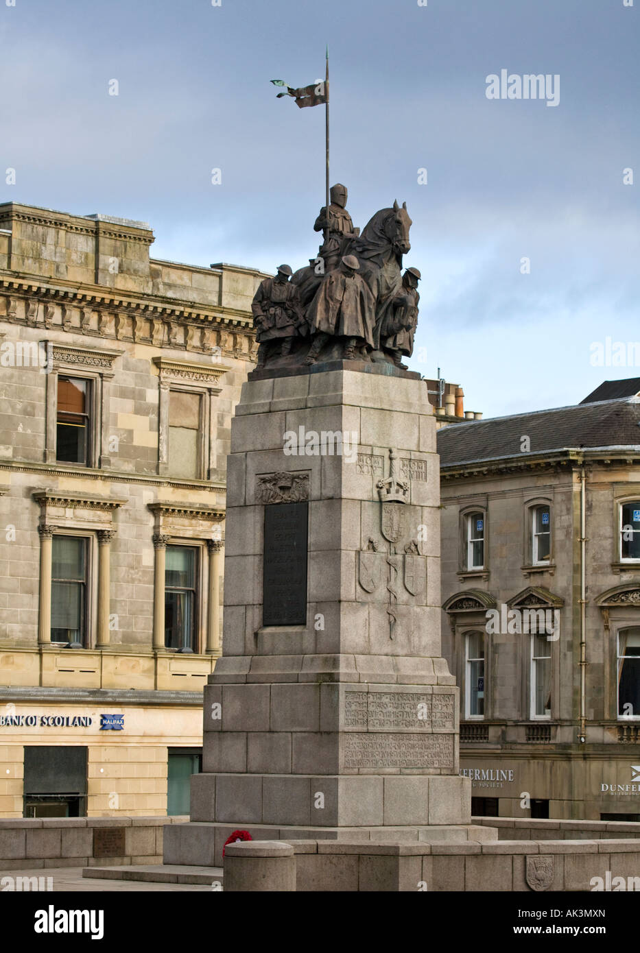 The Cenotaph at Paisley Cross, Renfrewshire, Scotland Stock Photo - Alamy