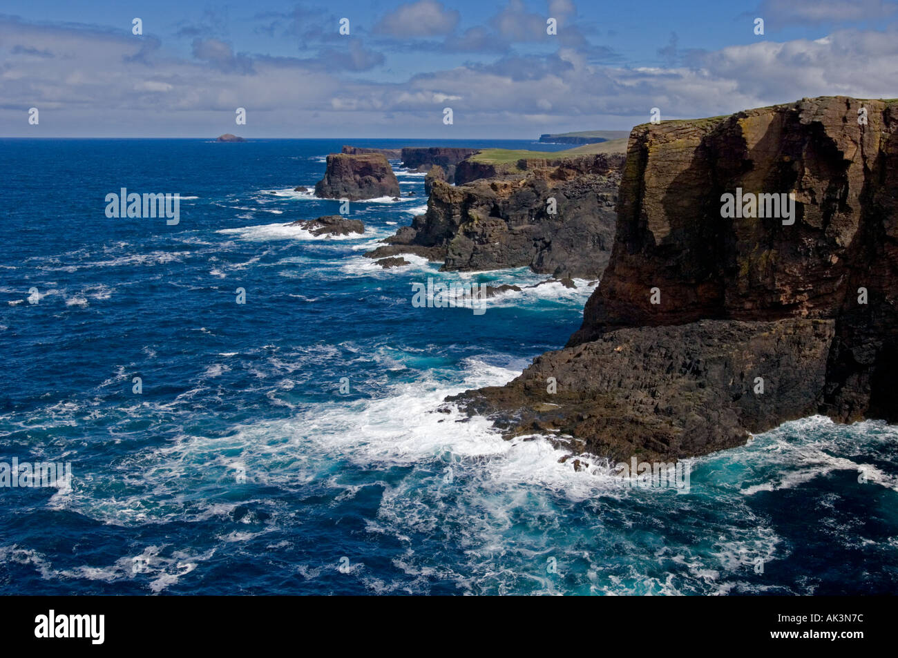 Eshaness cliffs Shetland June Stock Photo - Alamy