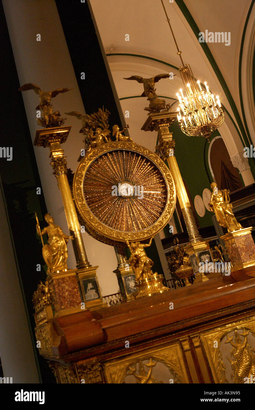 ORNATE GOLD CLOCK IN KREMLIN MUSEUM MOSCOW RUSSIA Stock Photo - Alamy