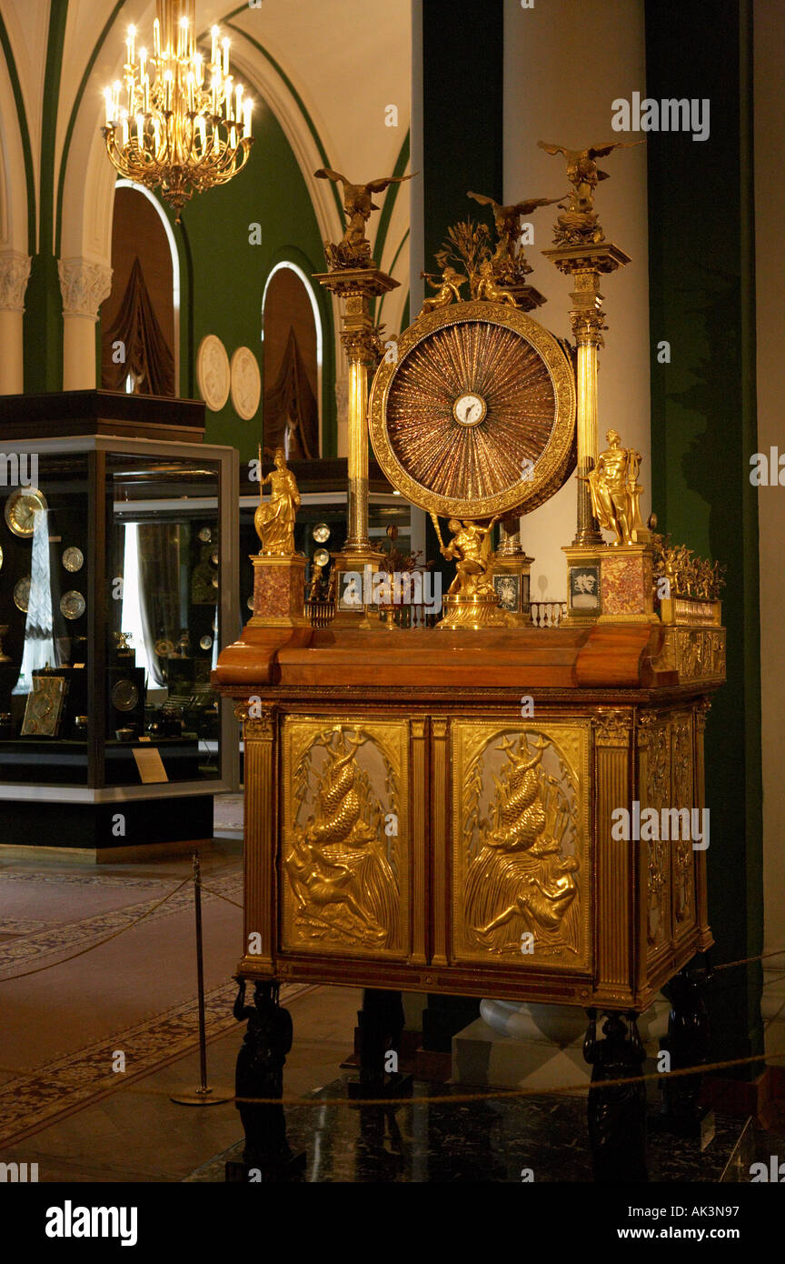 ORNATE GOLD CLOCK IN KREMLIN MUSEUM MOSCOW RUSSIA Stock Photo - Alamy