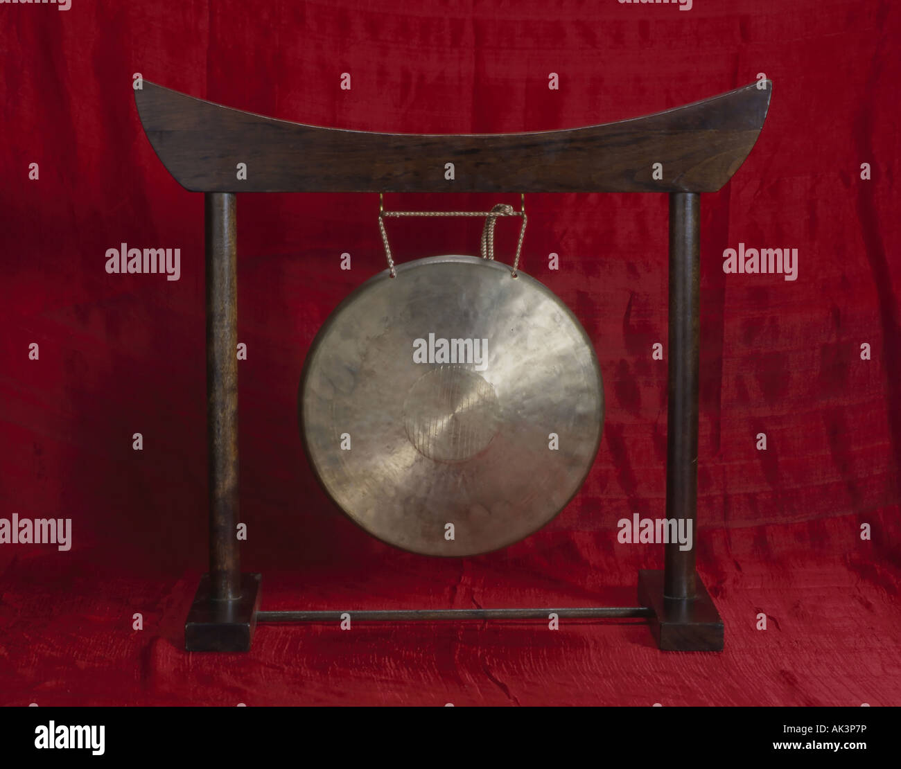 Gong hi-res stock photography and images - Alamy