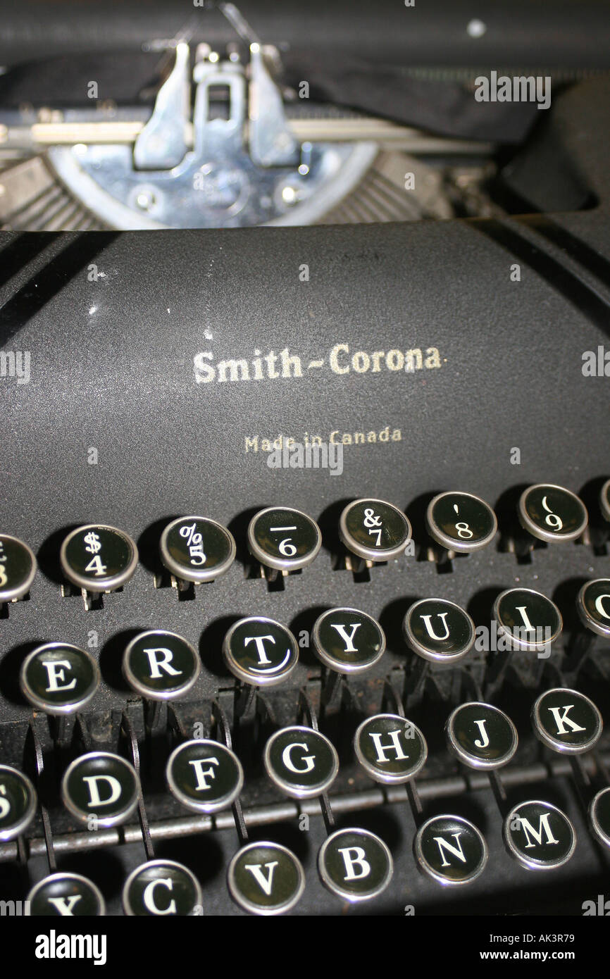 Authentic typewriter from Second World War Stock Photo - Alamy