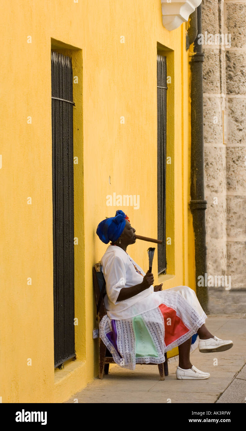 Lady fanning herself hi-res stock photography and images - Alamy