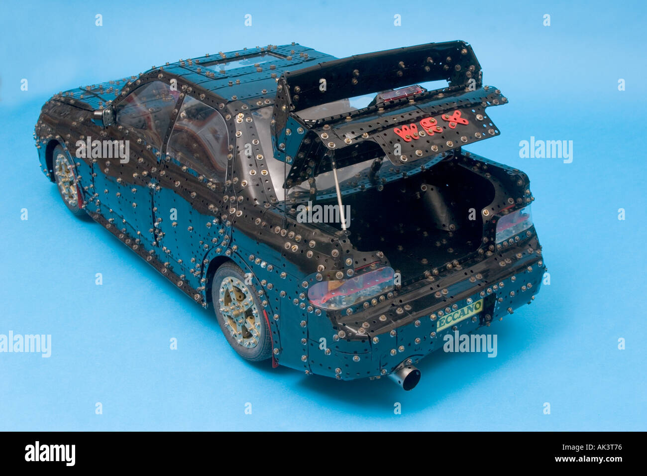 Meccano model hi-res stock photography and images - Alamy