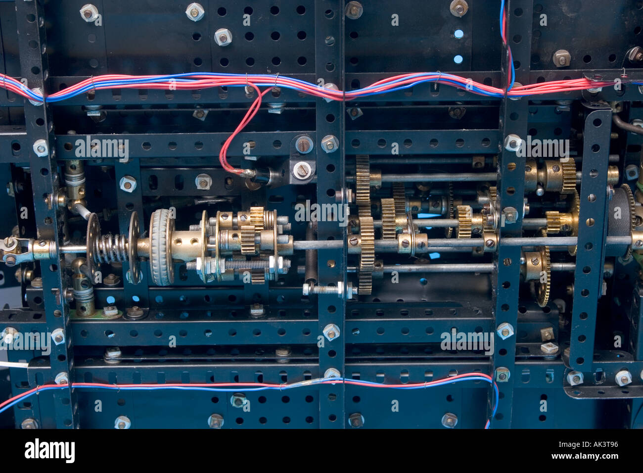 Meccano gears hi-res stock photography and images - Alamy
