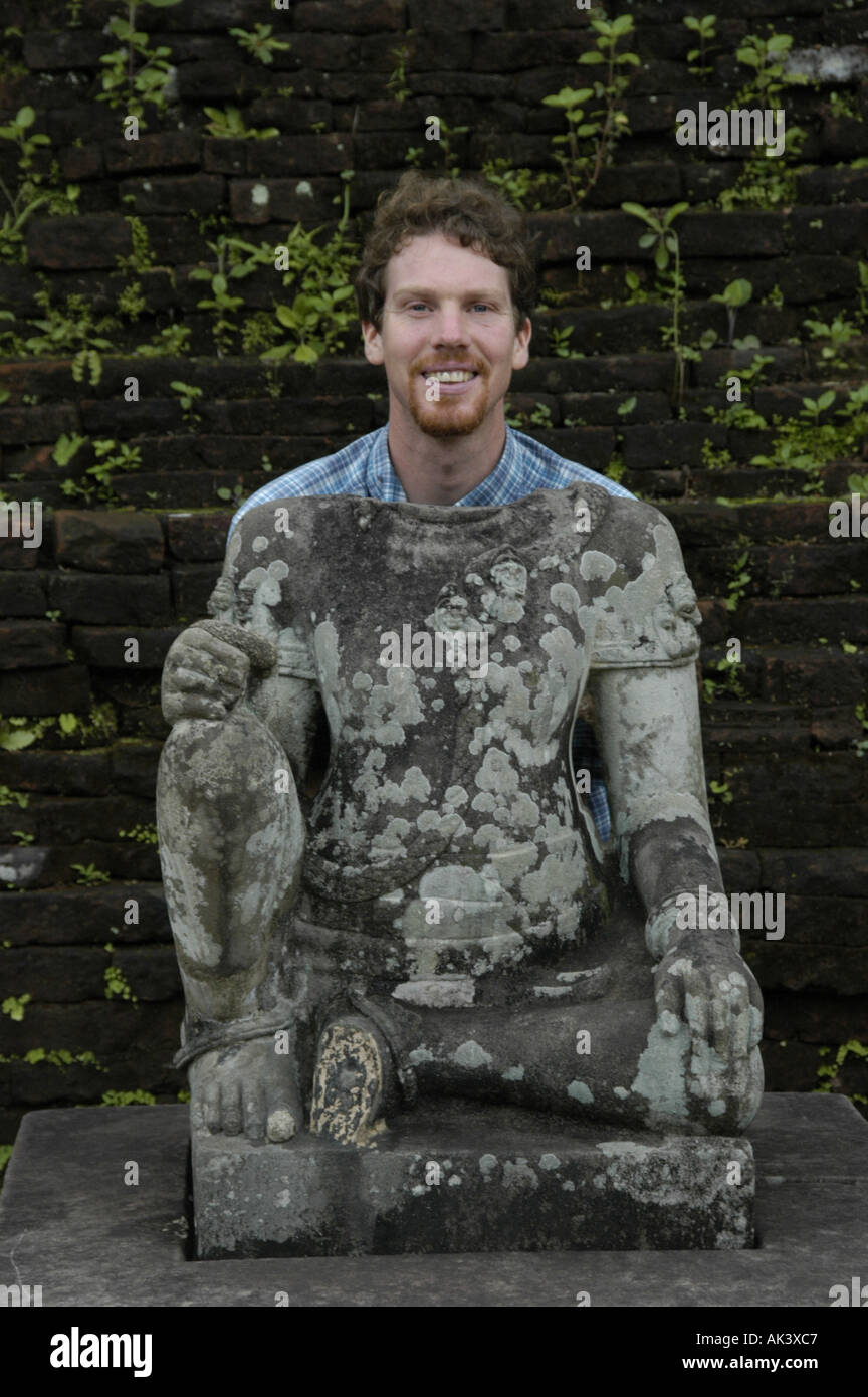 Headless statue hi-res stock photography and images - Alamy