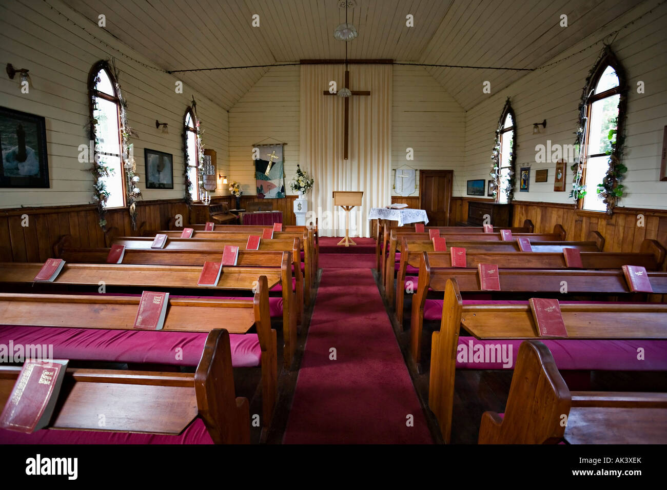 Small church interior hi-res stock photography and images - Alamy
