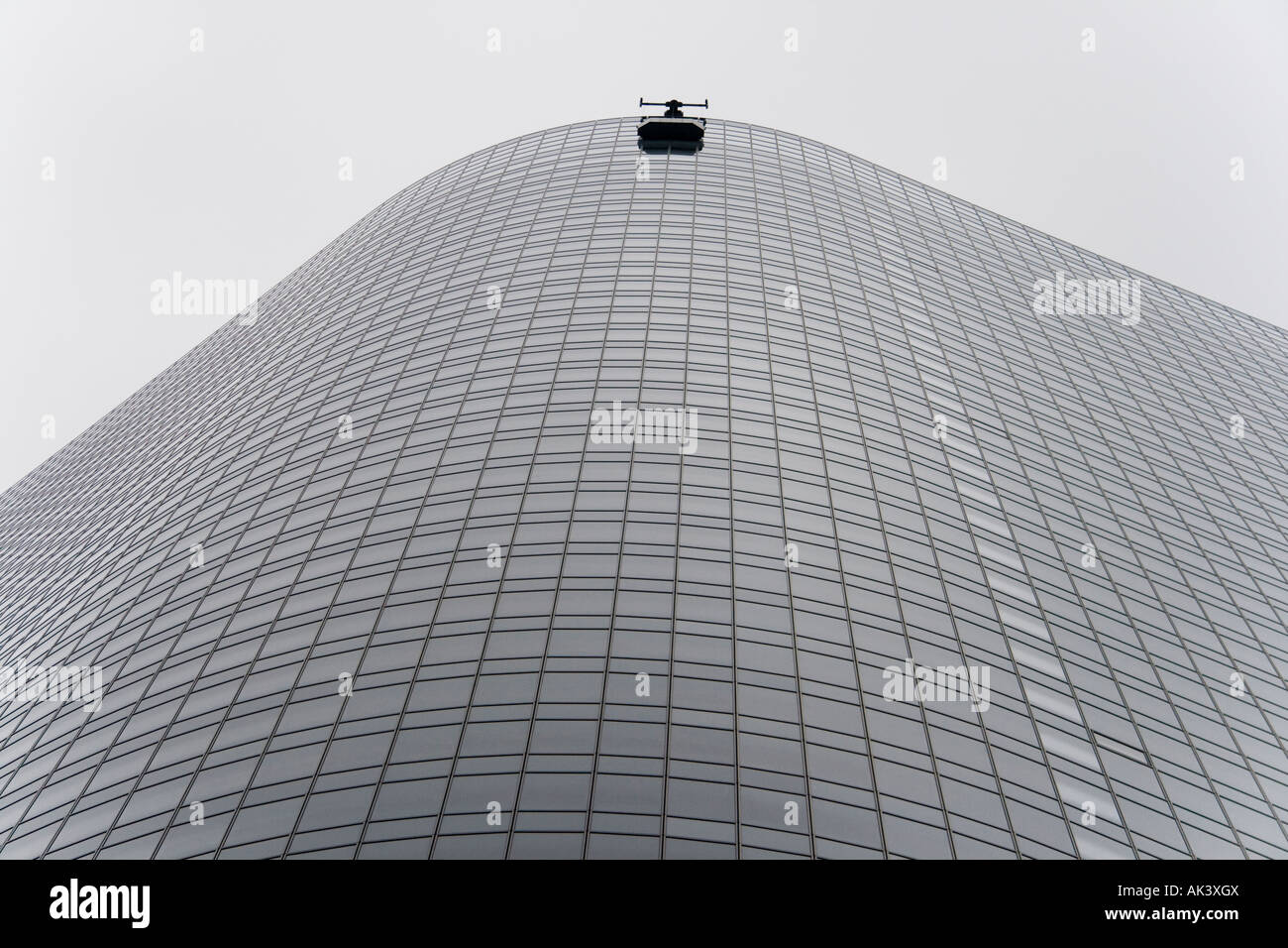 Cleaning high rise buildings in Tokyo, Japan Stock Photo - Alamy