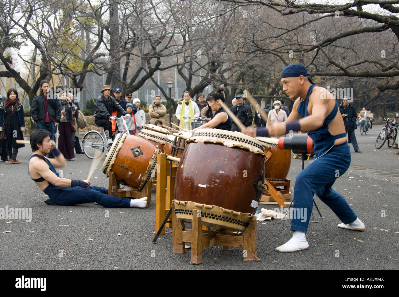 Traditional drums hi-res stock photography and images - Alamy