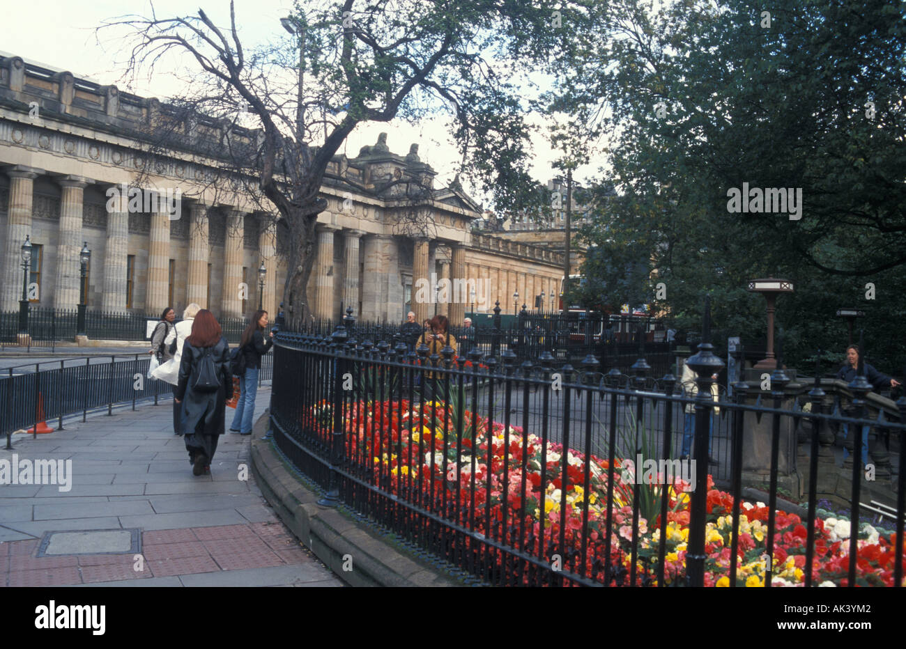 National Gallery The Mount Edinburgh Stock Photo - Alamy