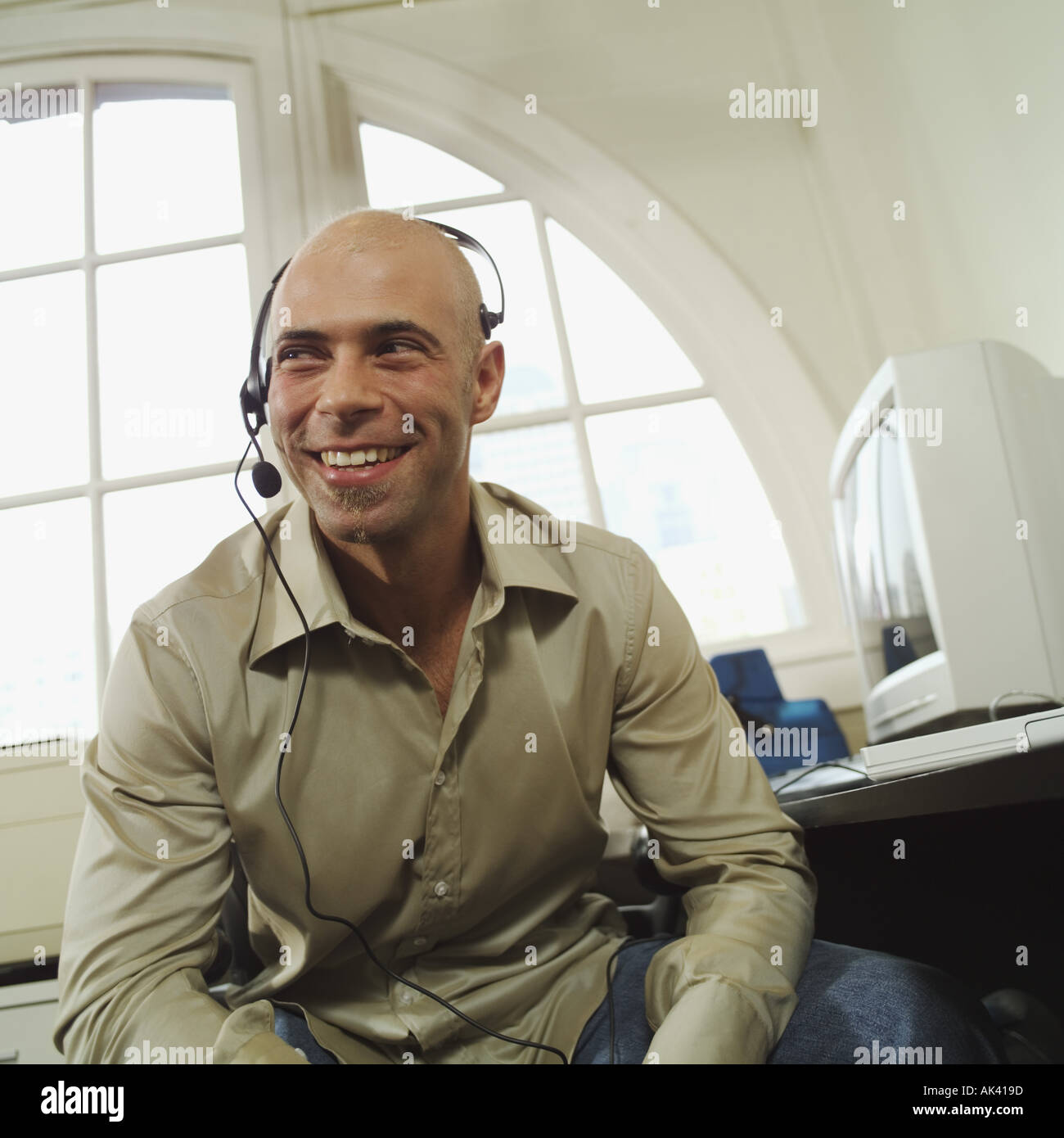 Conversation inside office hi-res stock photography and images - Alamy