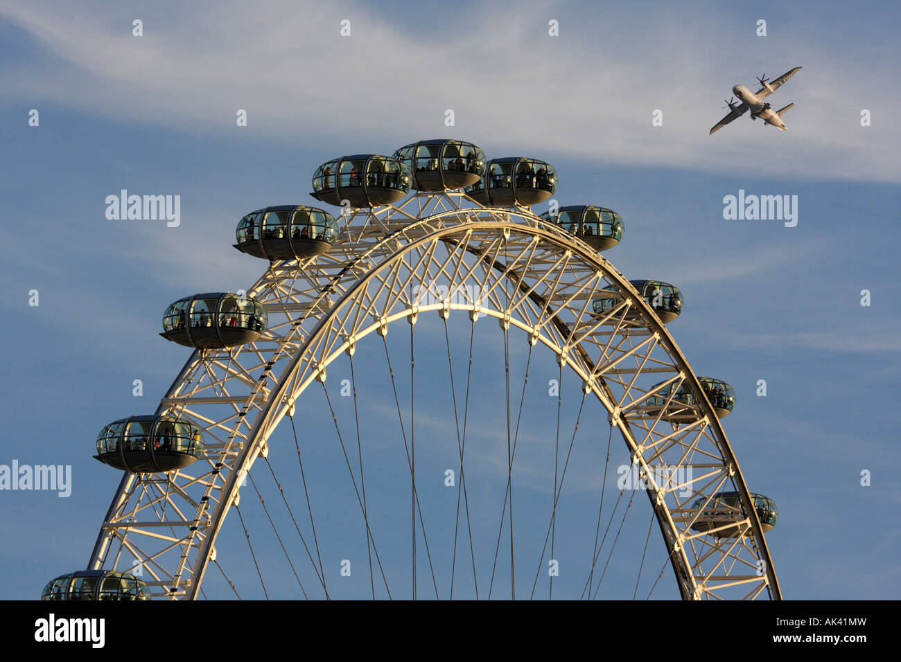 London flight path hi-res stock photography and images - Alamy