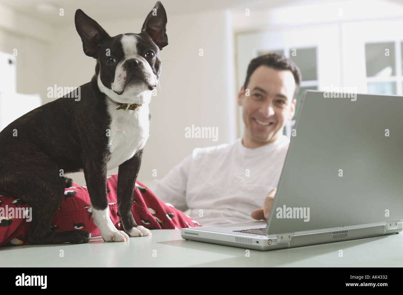Work computer posed hi-res stock photography and images - Alamy