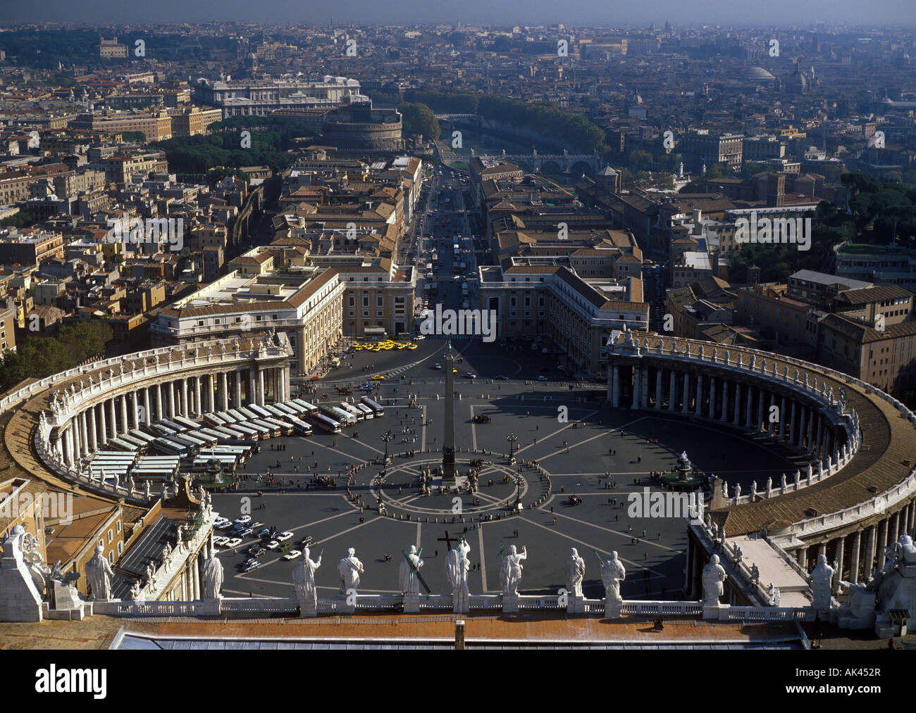 St.Peter's Square in Rome Stock Photo - Alamy
