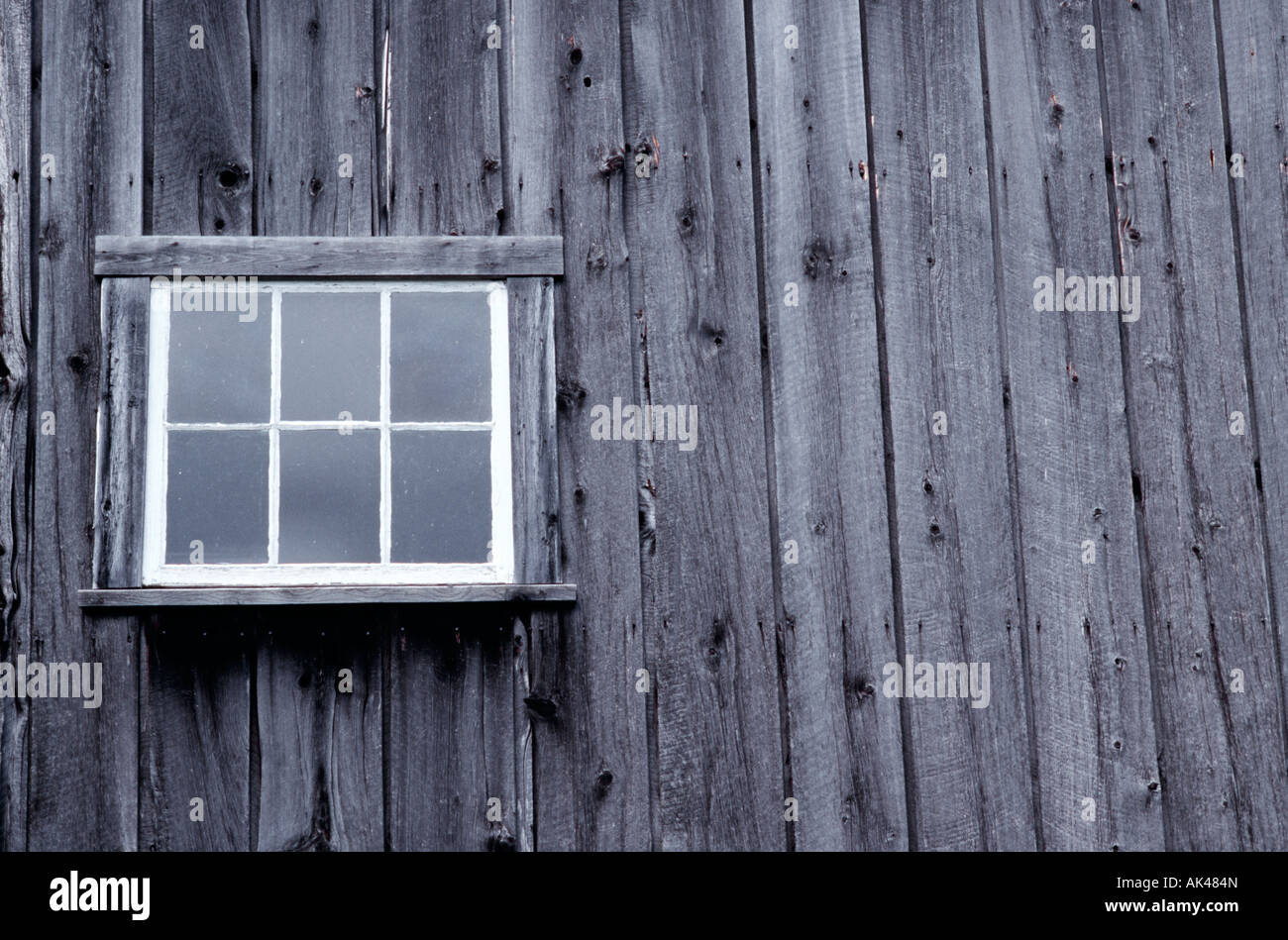 Oldbarnwindow hi-res stock photography and images - Alamy