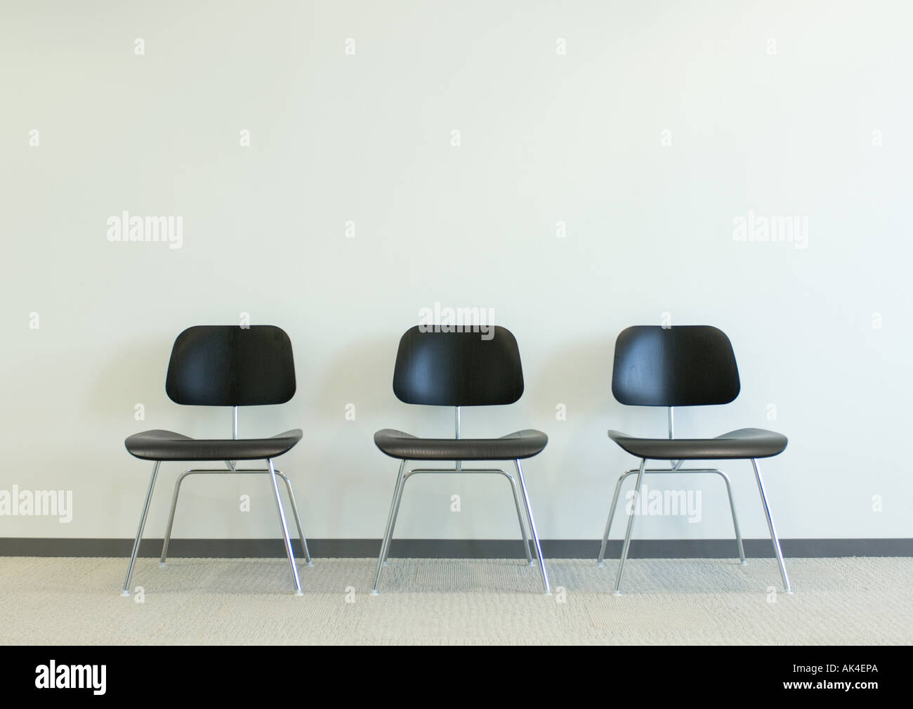 Office symmetry nobody indoor hi-res stock photography and images - Alamy