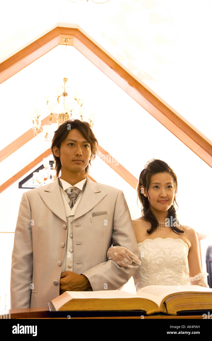 Japanese wedding couple church hi-res stock photography and images - Alamy